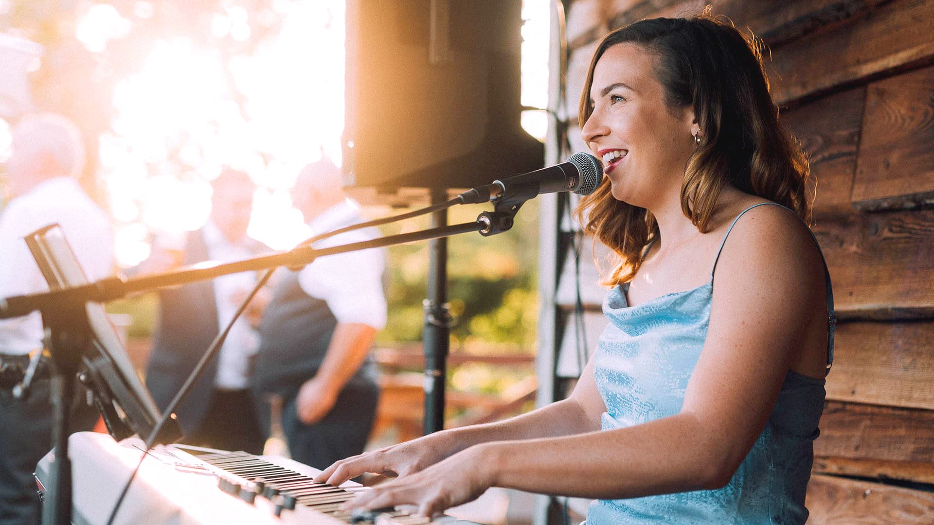 Abi Alton - Singer, songwriter & multi-instrumentalist. - Abi Alton